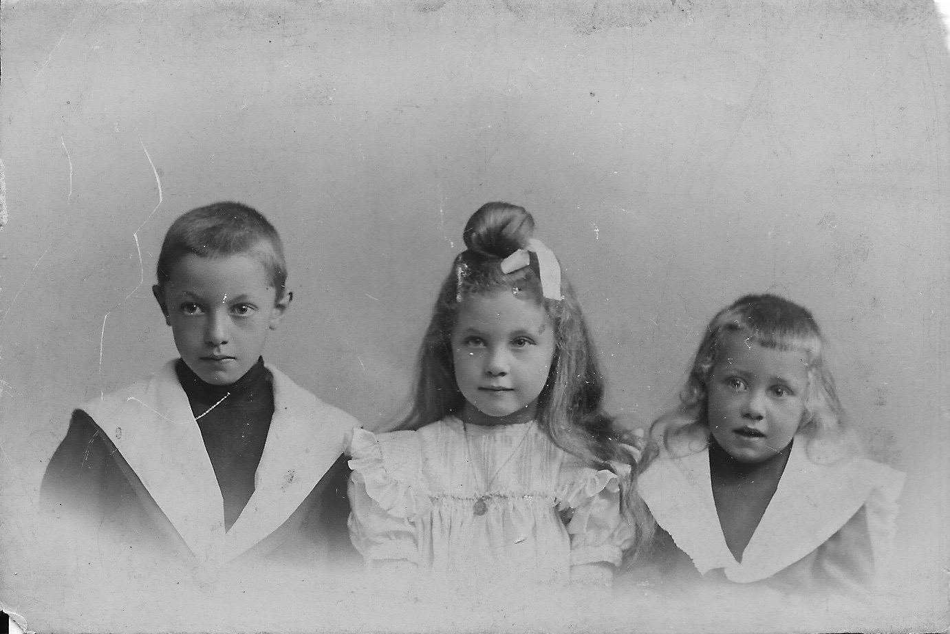 L’enfance de Pierre Leclercq : un album de famille – LEMAÎTRE-LECLERCQ